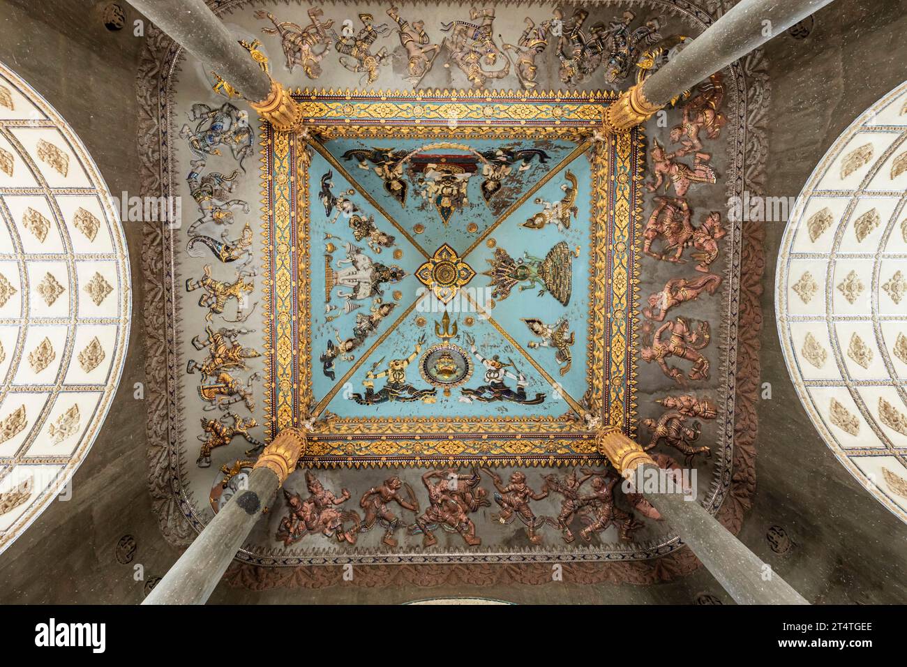 Patuxay(Patuxai), Victory Gate, Anousavary(Anosavari) monument ...