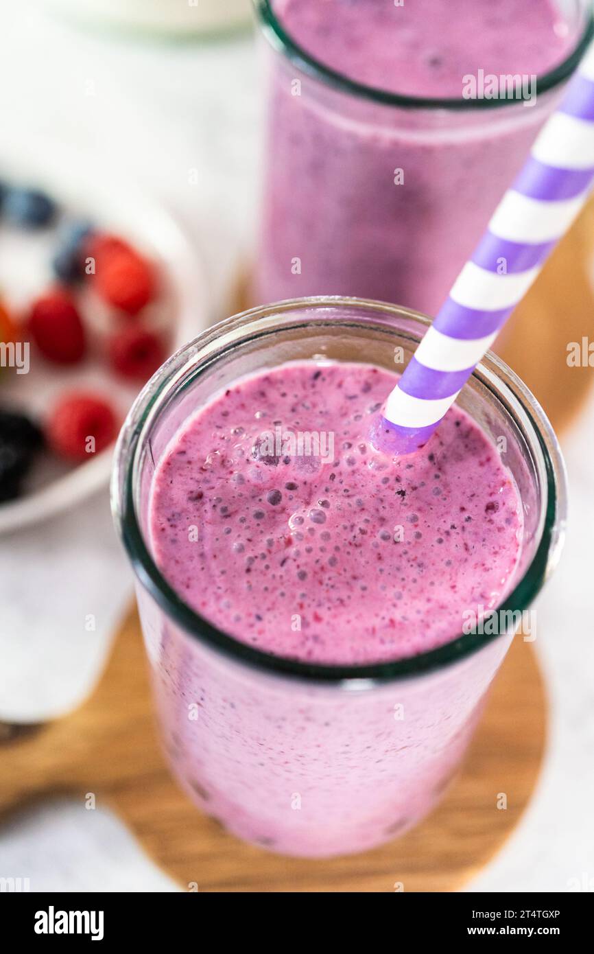 Mixed Berry Boba Smoothie Stock Photo - Alamy