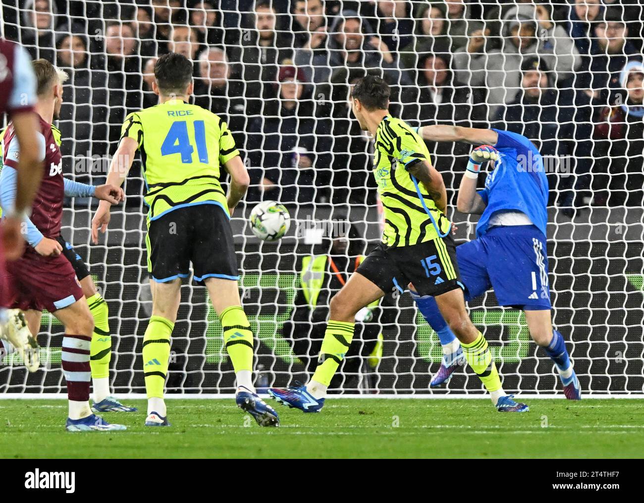London, UK. 1st Nov, 2023. GOAL. Jarrod Bowen (West Ham, left) shoots ...