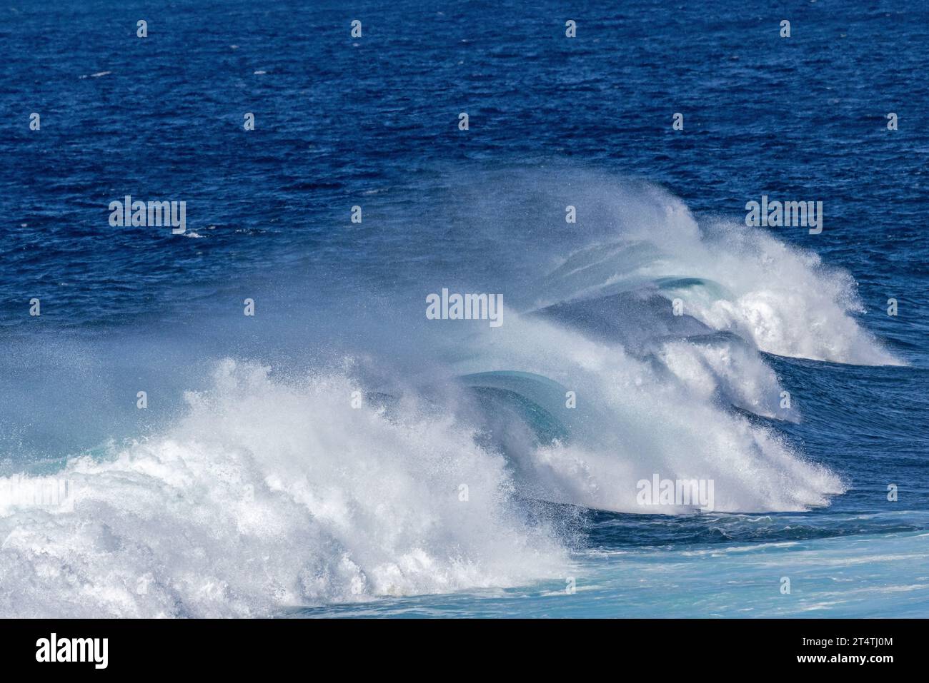 Large ocean swell of the Australian coast Stock Photo - Alamy