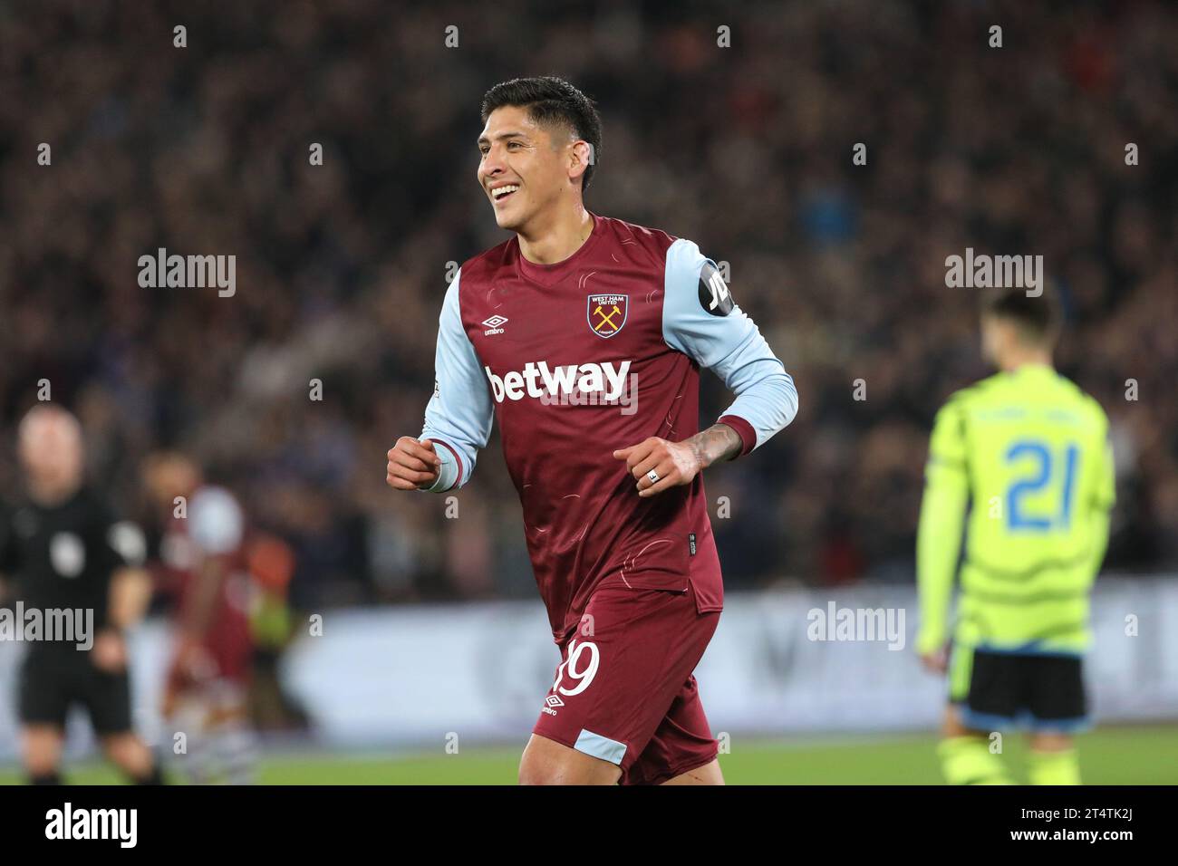 London, UK. 01st Nov, 2023. Edson Alvarez of West Ham United celebrates ...