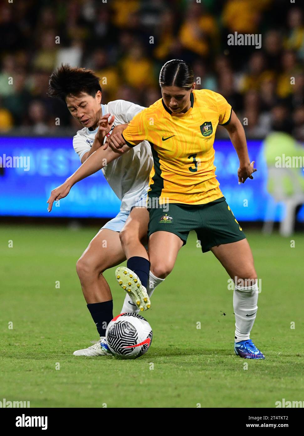 Perth, Australia. 01st Nov, 2023. Kyra Lillee Cooney-Cross (L) of ...