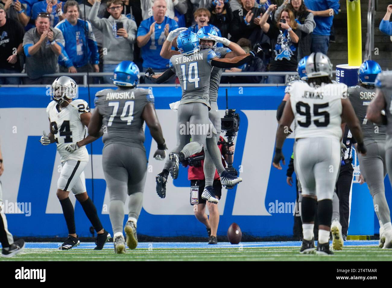 Detroit Lions tight end Sam Laporta celebrates his touchdown catch with ...