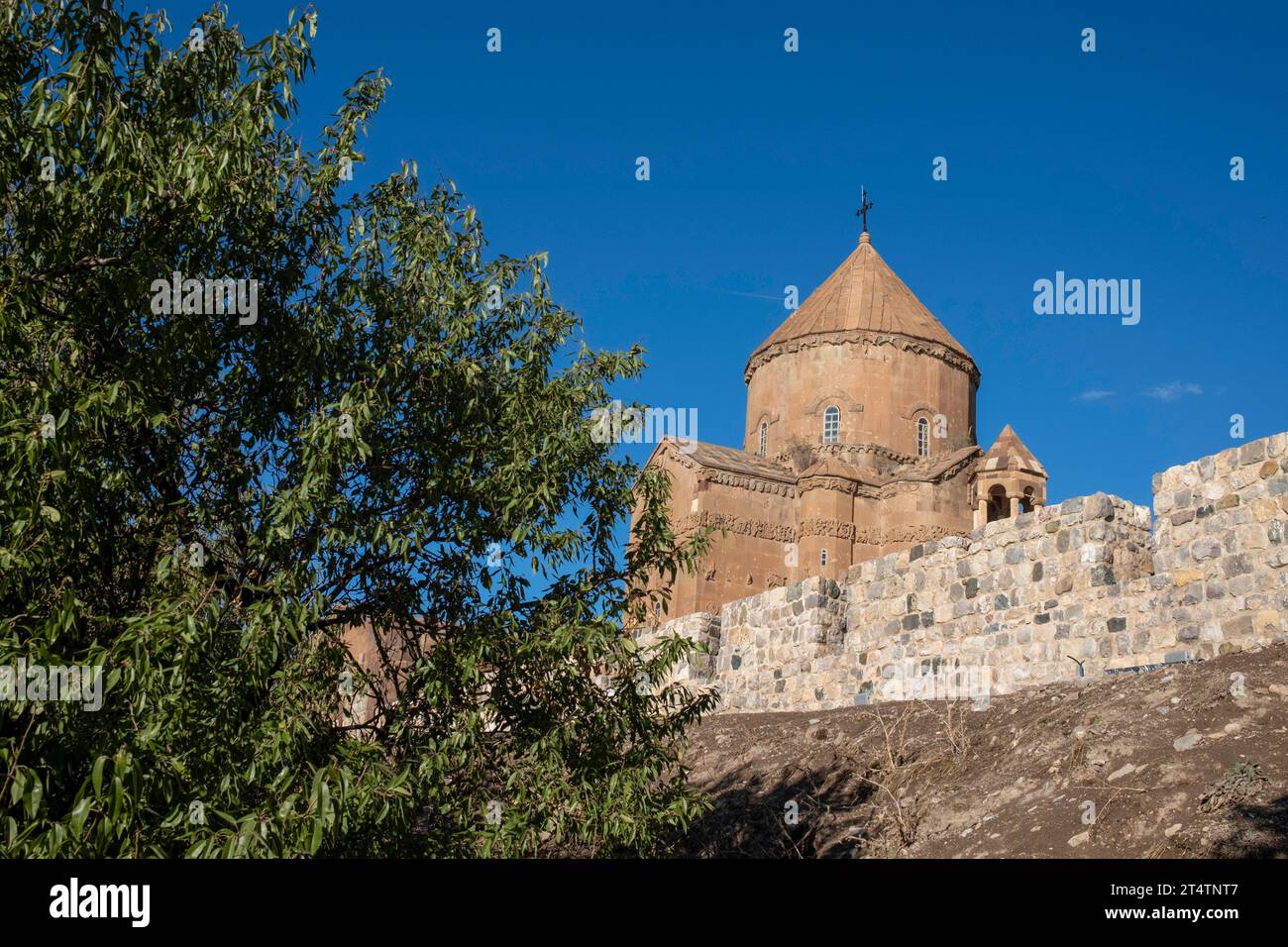 Van, Turkey. 20th Oct, 2023. Akhtamar Church is located in a unique ...