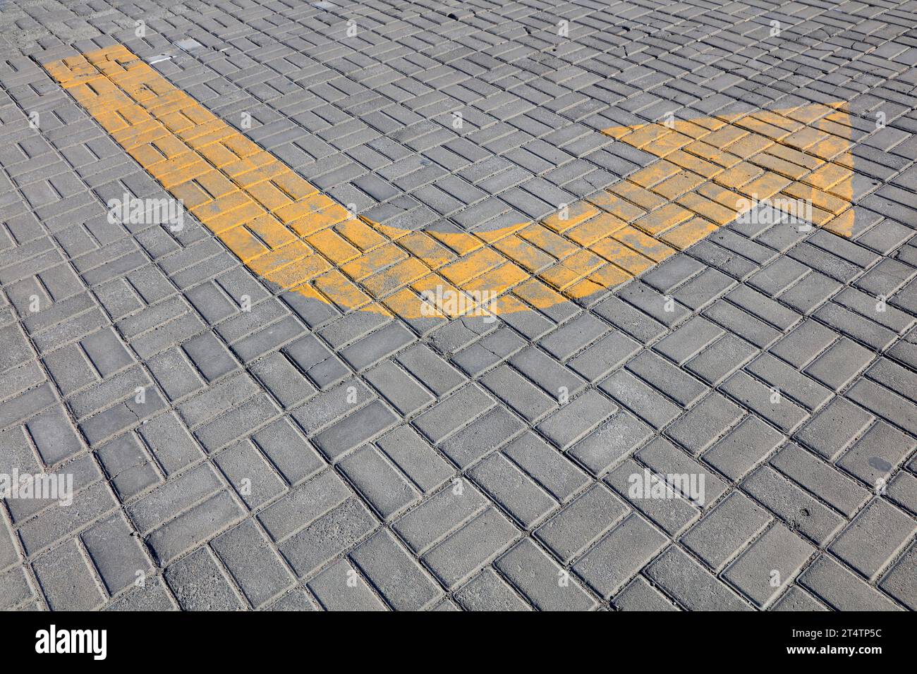 Bend arrow hi-res stock photography and images - Alamy