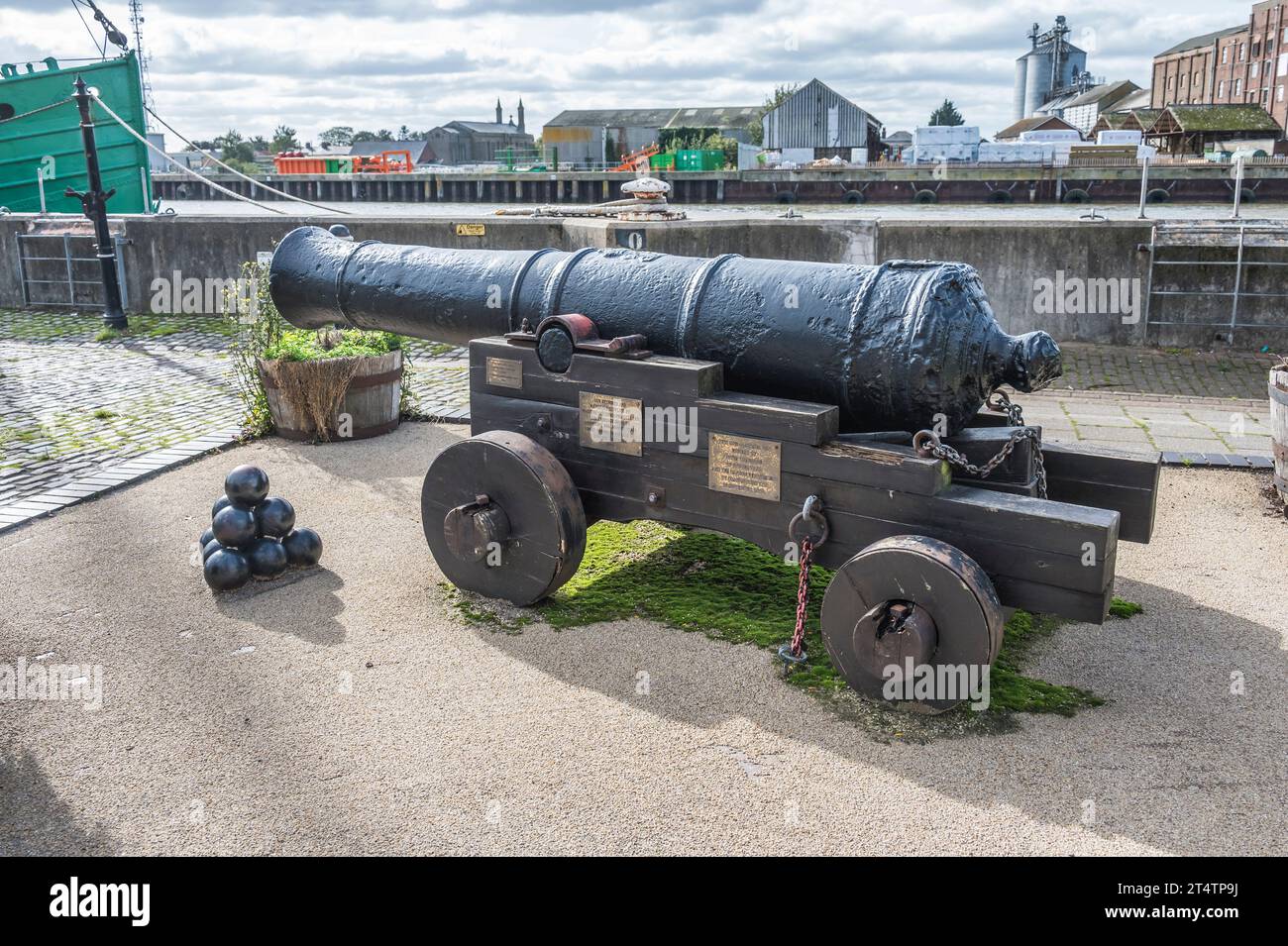 The image is of a ships Cannon in the historic South Quay district of ...