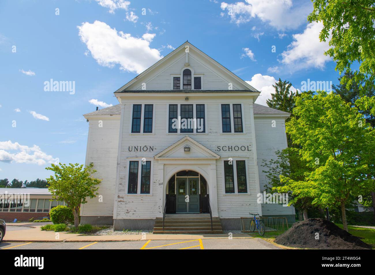 Swallow Union Elementary School on Main Street at Town Common in summer ...