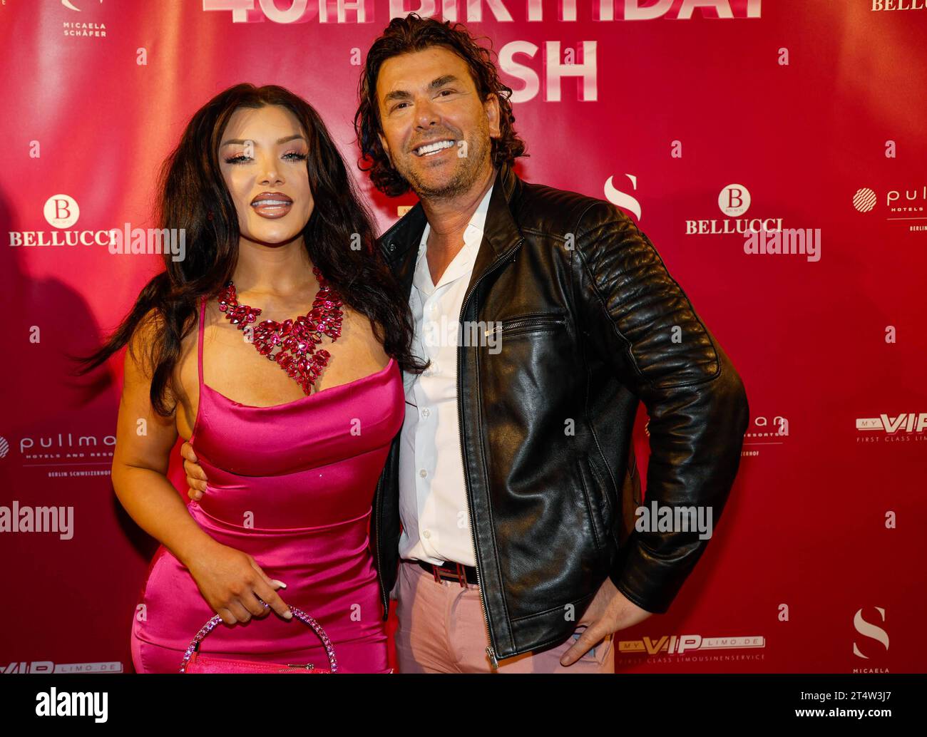 Melody Atli, Ismet Atli bei Micas 40th Birthday Bash Party im Bellucci ...