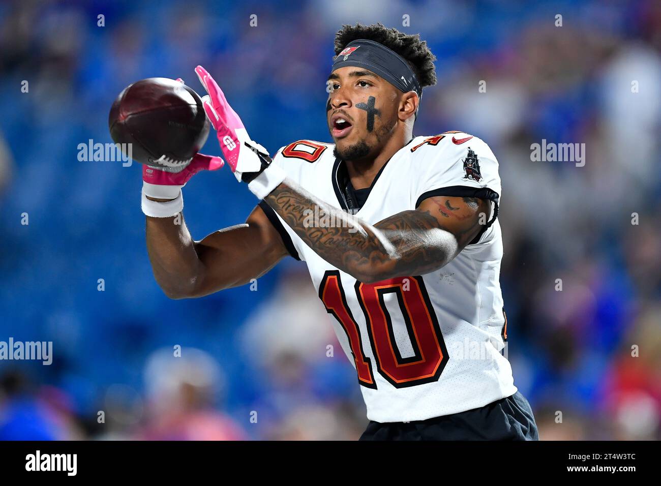 Tampa Bay Buccaneers wide receiver Trey Palmer (10) warms up before an ...