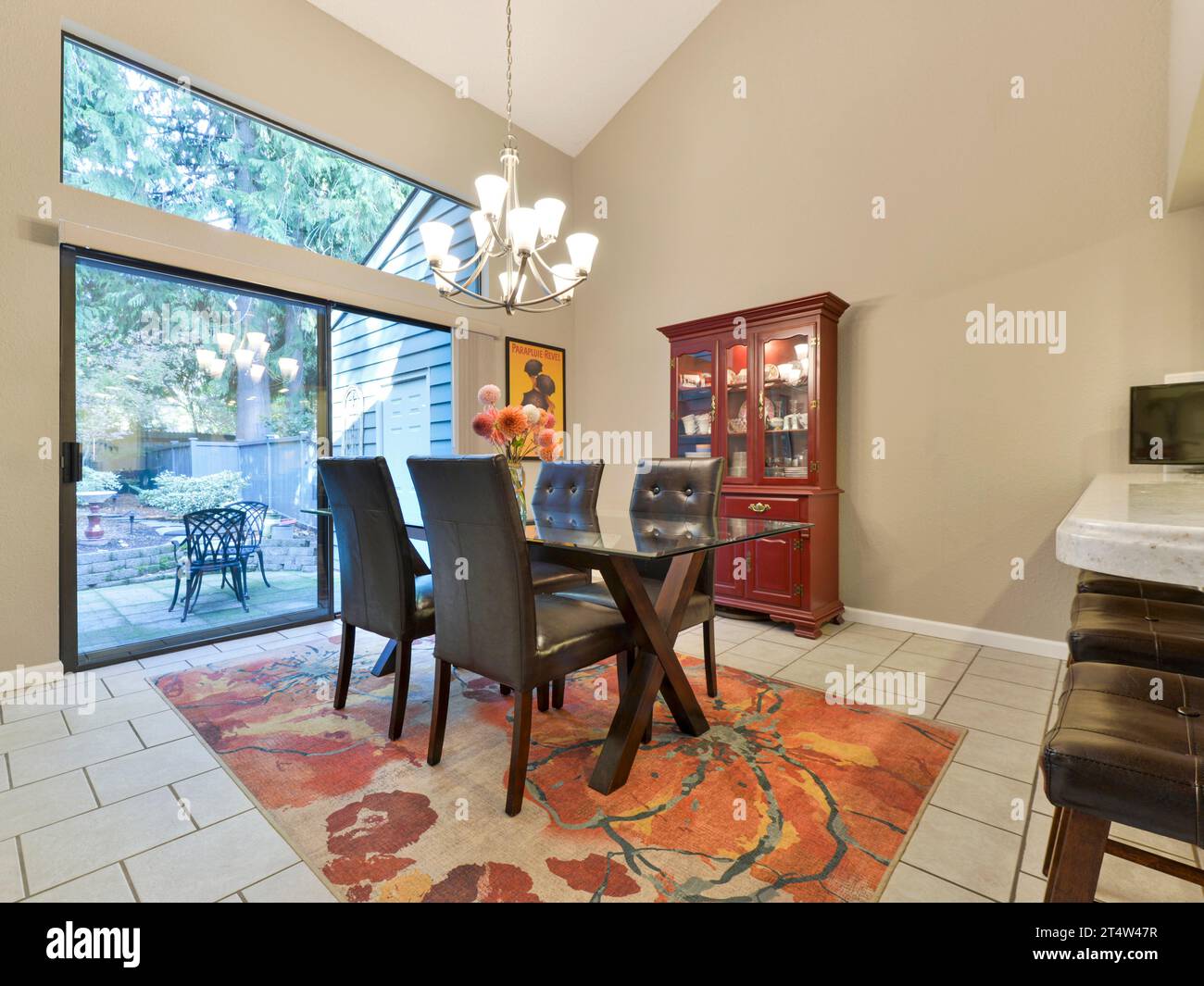 Modern residential dining room interior Stock Photo - Alamy