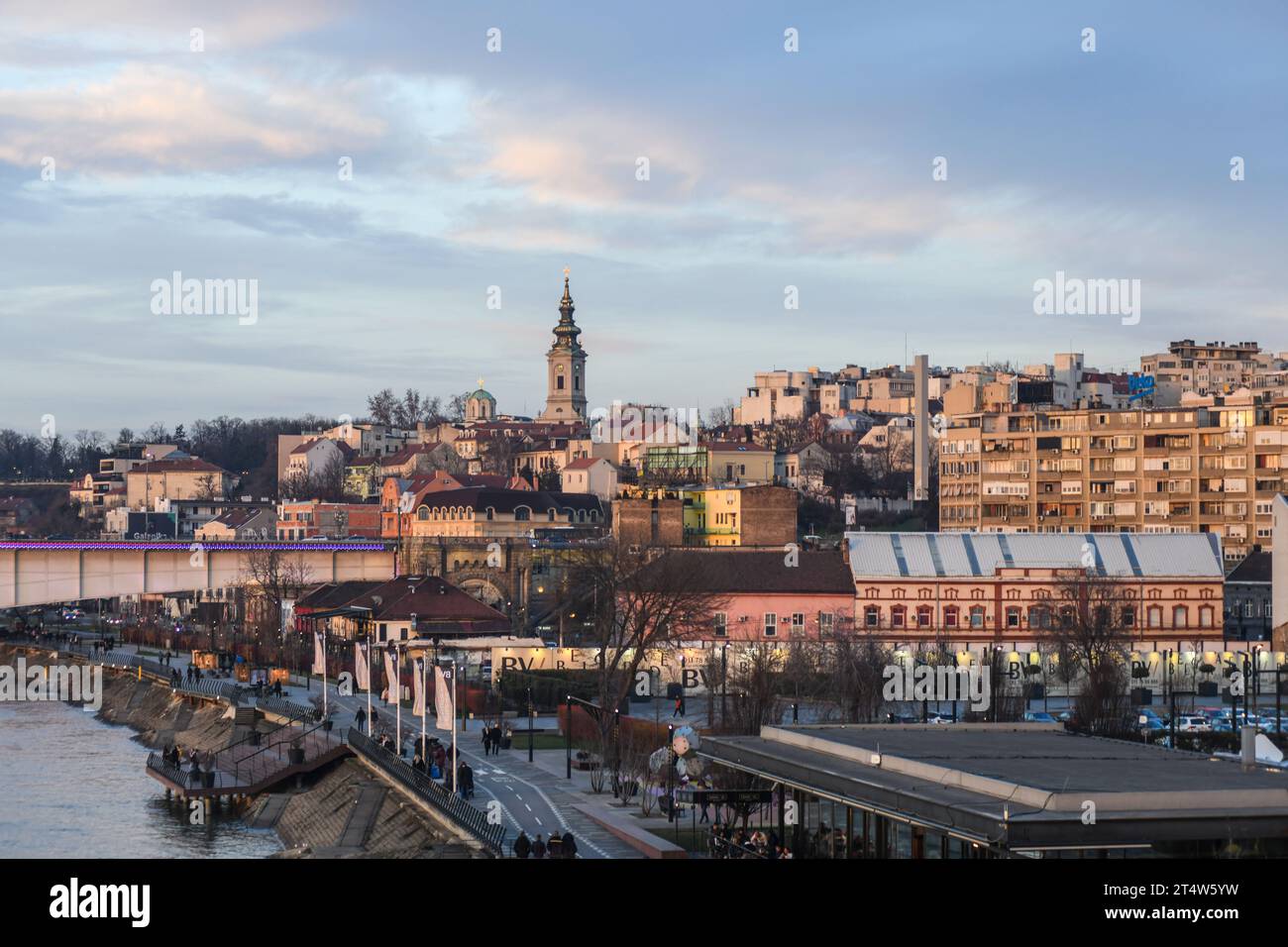 Riverside city at sunset hi-res stock photography and images - Alamy