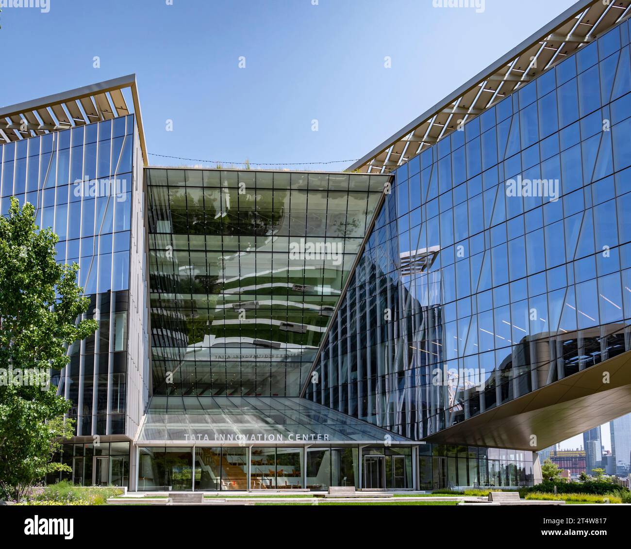 Cornell tech campus roosevelt island hi-res stock photography and ...