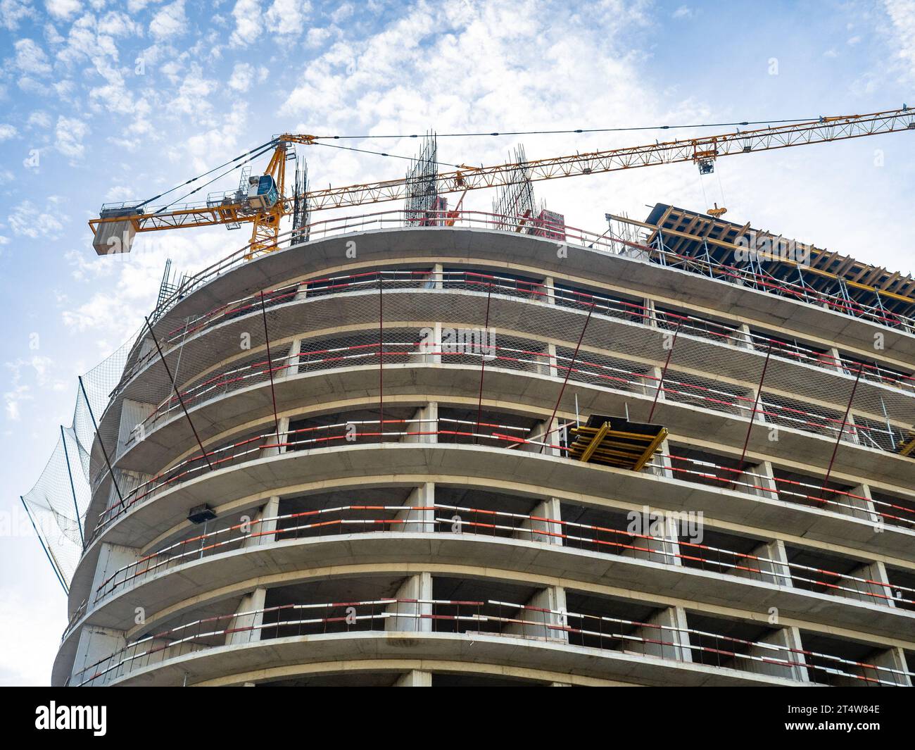 Construction of a modern high-rise building. Sides on the floors ...