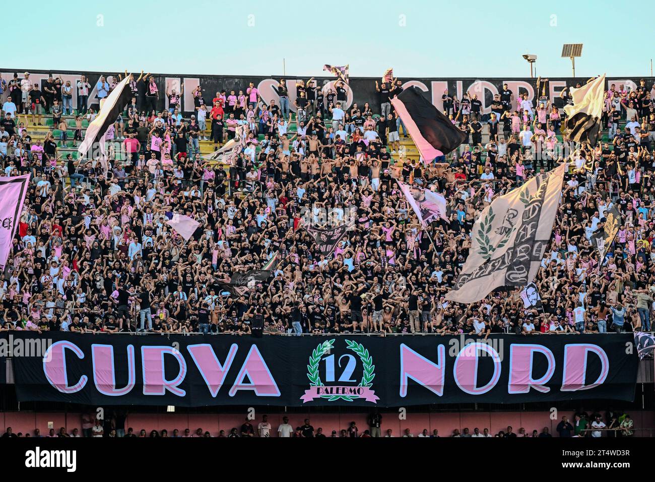 Lecco stadium hi-res stock photography and images - Alamy