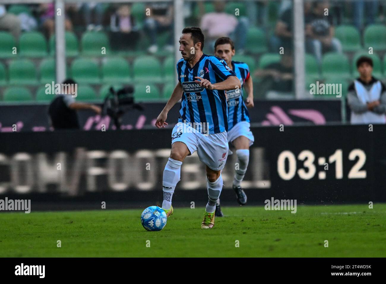 Lecco stadium hi-res stock photography and images - Alamy