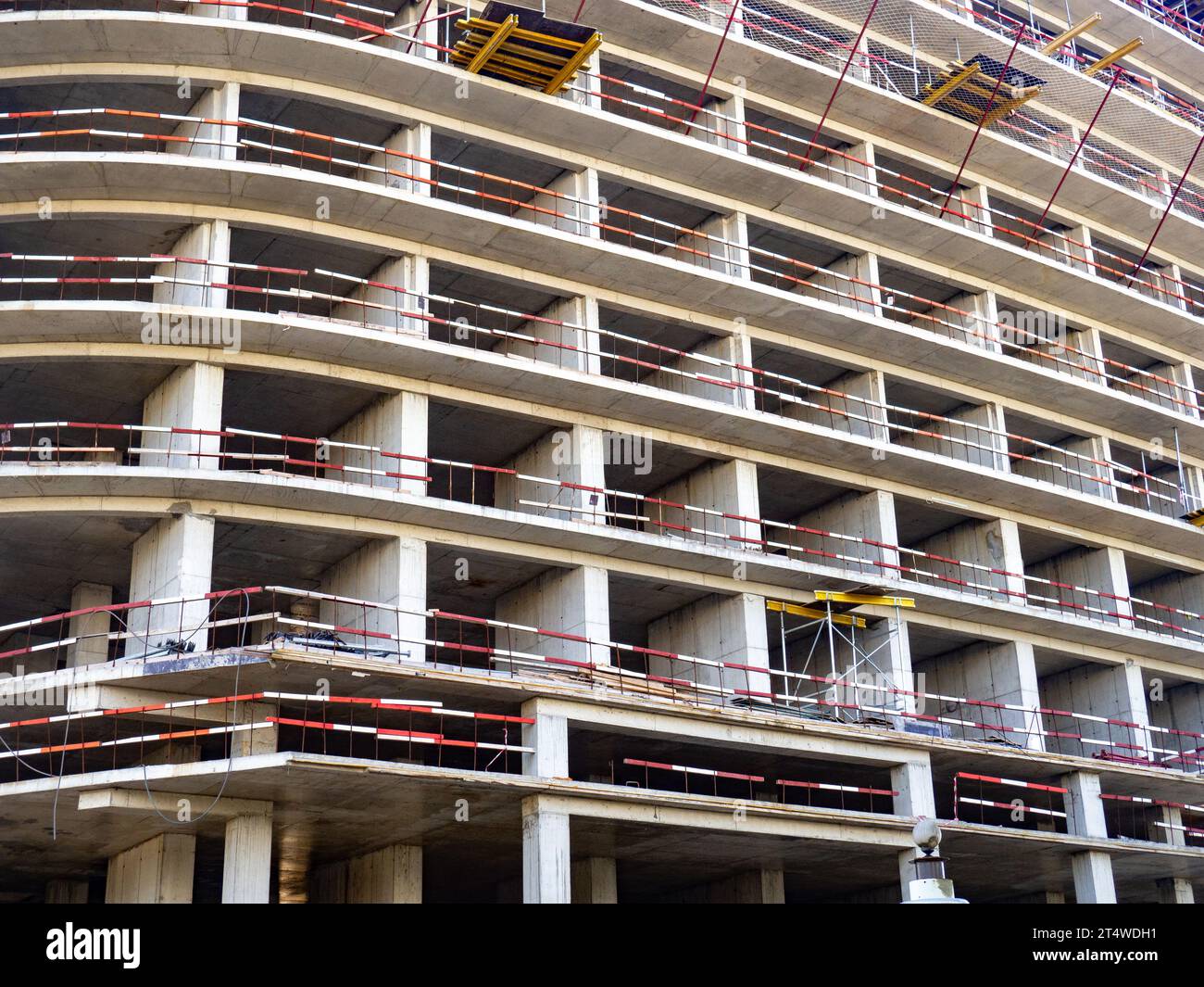 Construction of a modern high-rise building. Sides on the floors ...