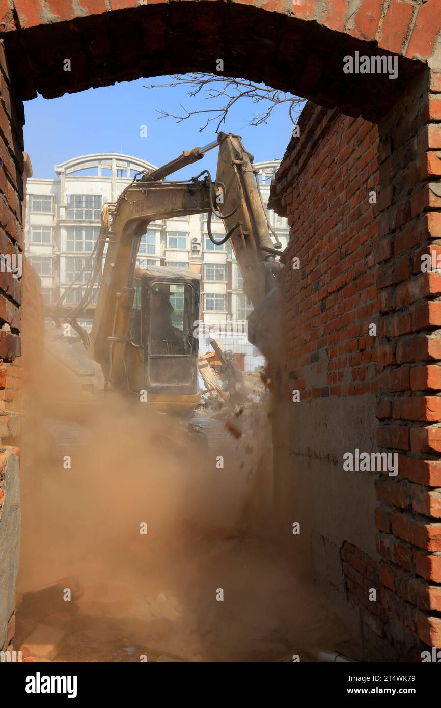 Broken walls, Mechanical demolition Stock Photo - Alamy