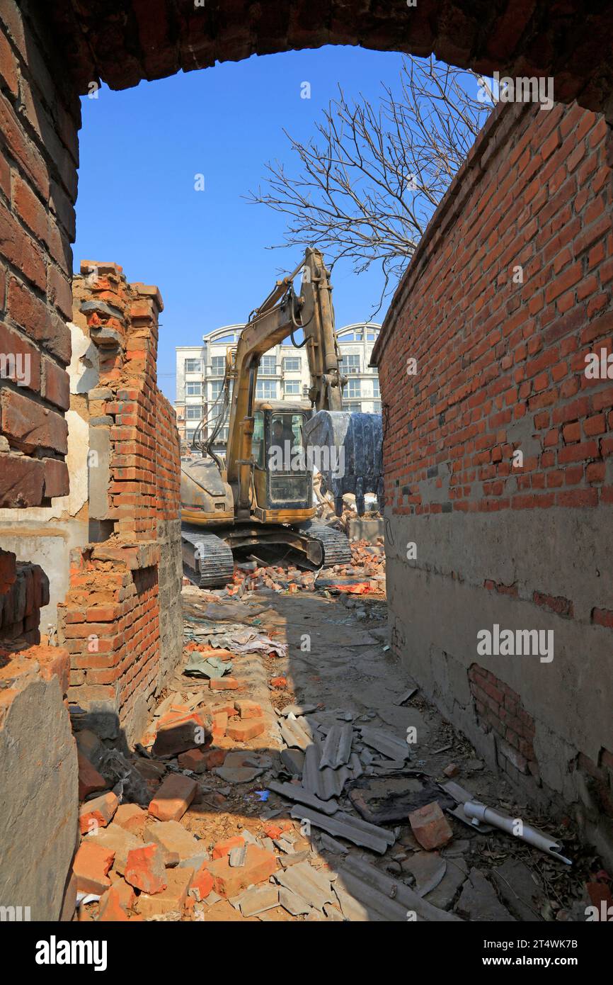 Broken walls, Mechanical demolition Stock Photo - Alamy