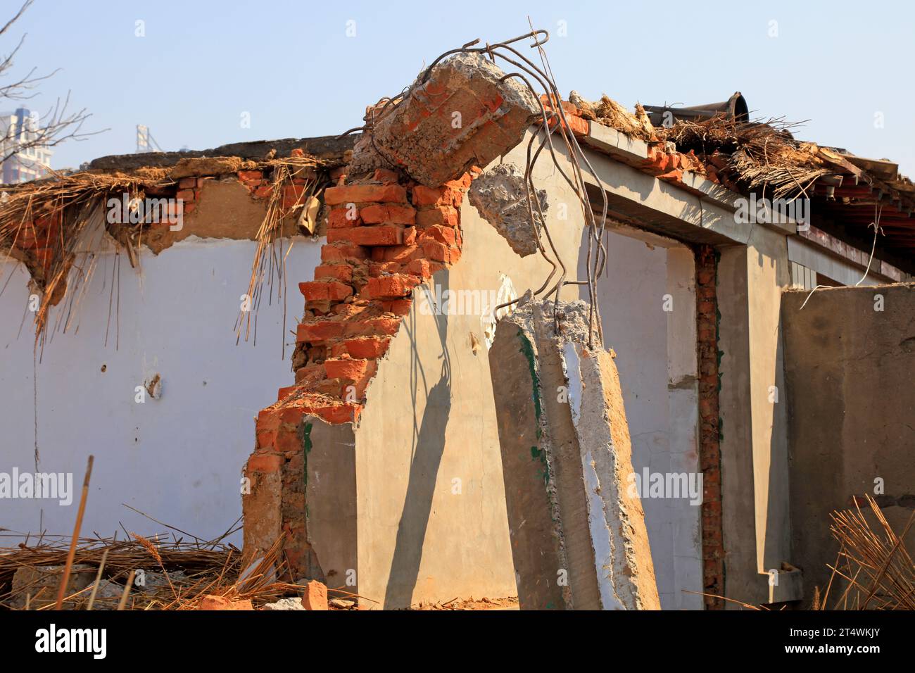 Collapsed concrete walls Stock Photo - Alamy