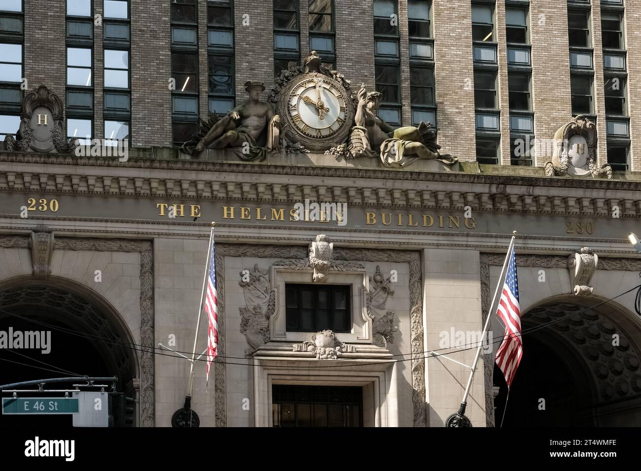 Architectural detail of the Helmsley Building, a 35-story skyscraper ...