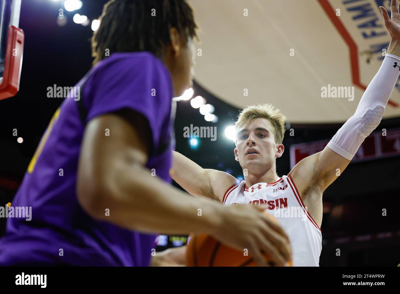 Madison, WI, USA. 1st Nov, 2023. Wisconsin Badgers forward Tyler Wahl ...