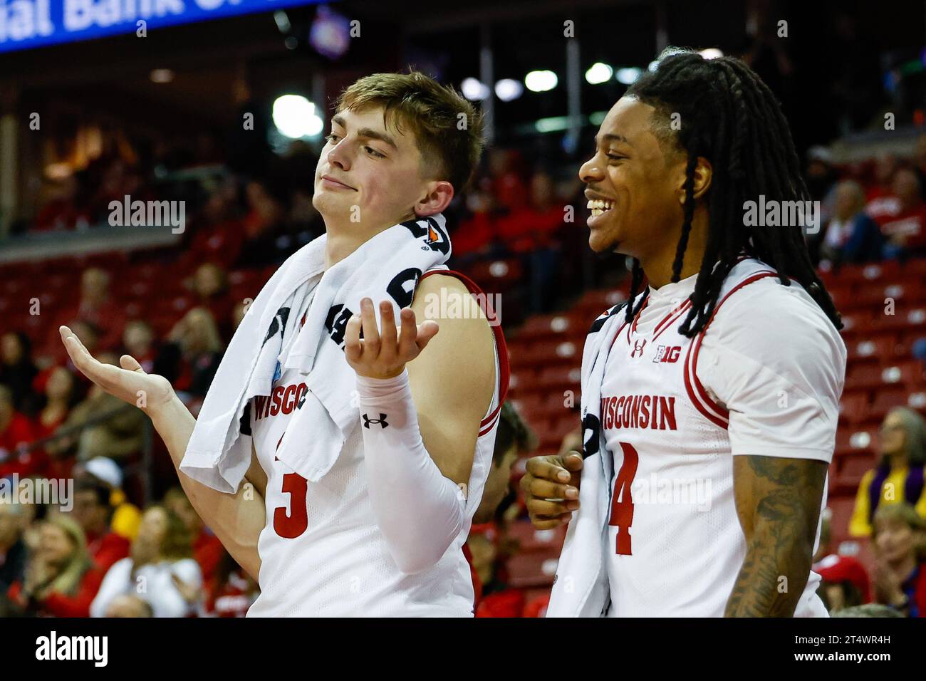 Madison, WI, USA. 1st Nov, 2023. Wisconsin Badgers guard Connor ...
