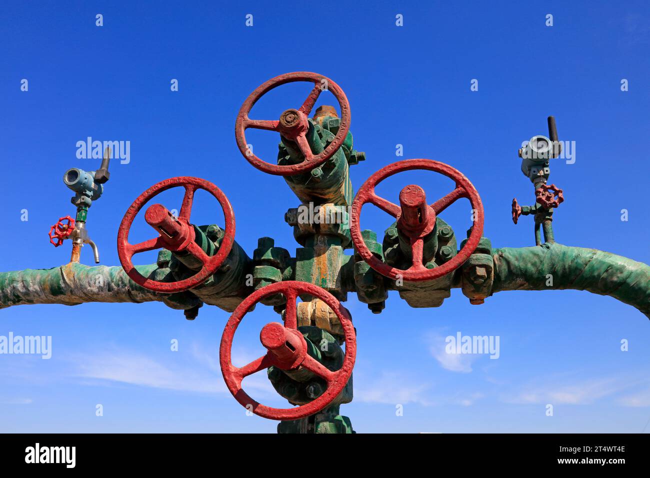 Handwheel valves hi-res stock photography and images - Alamy