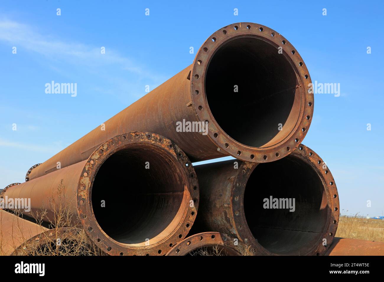 Dredging steel pipe piles in the open air Stock Photo - Alamy