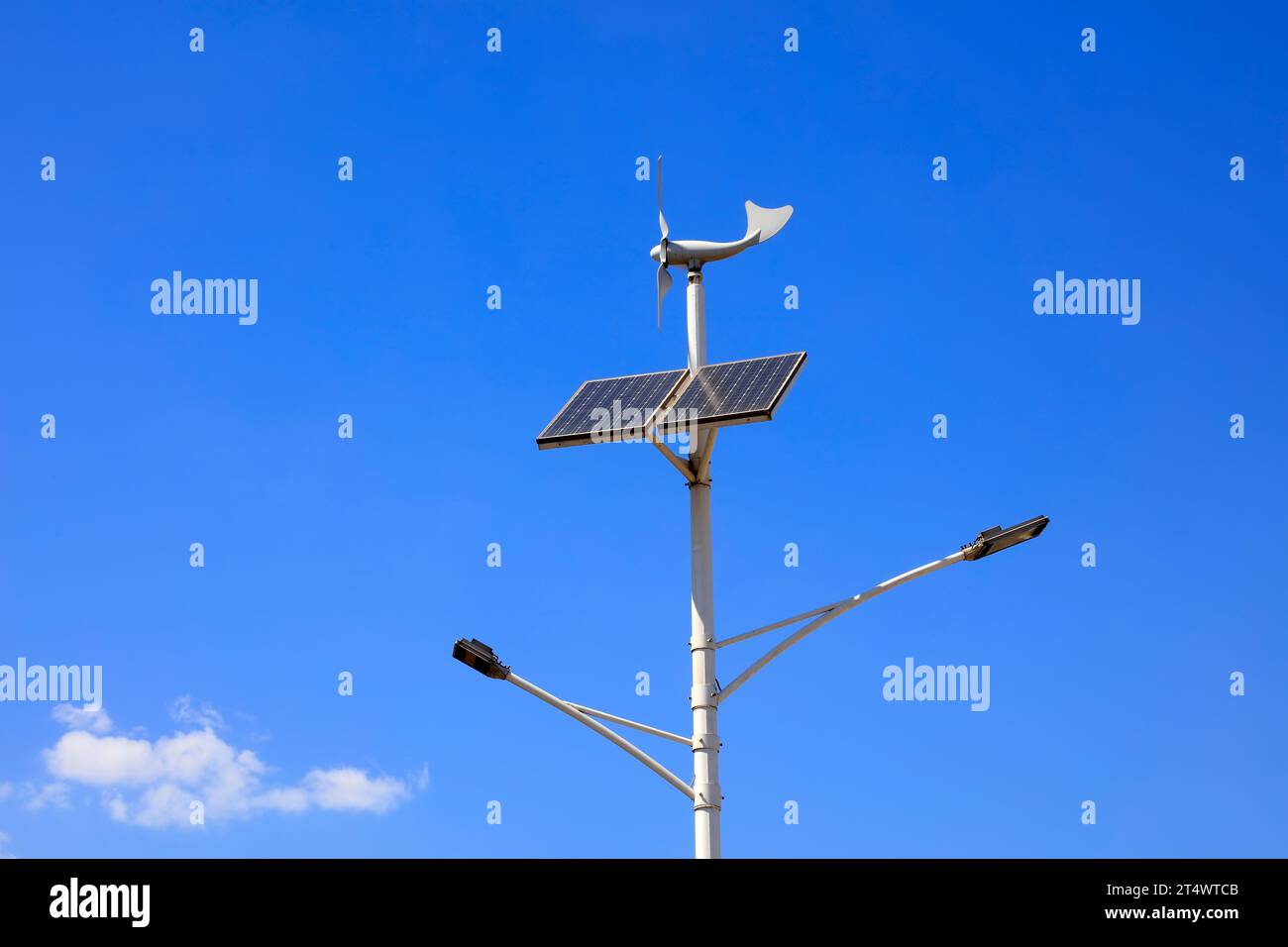 Wind and solar street light hi-res stock photography and images - Alamy