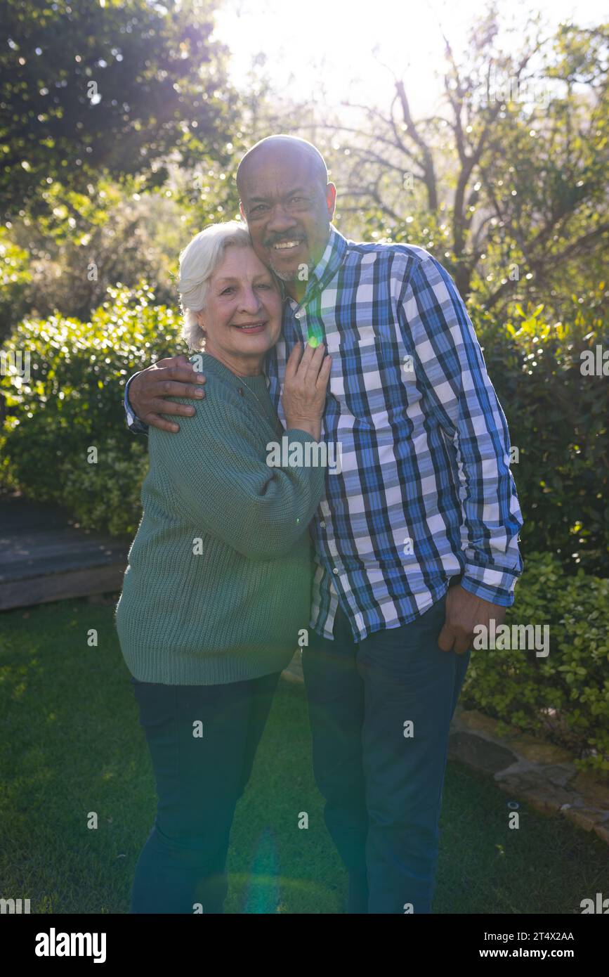 Happy smiling friends couple hi-res stock photography and images - Alamy
