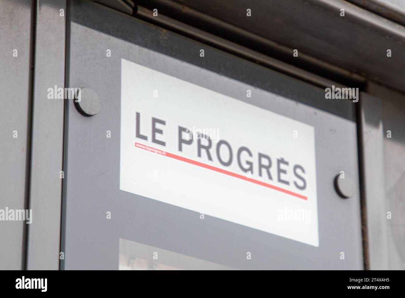 Daily mail newspaper printing hi-res stock photography and images - Alamy