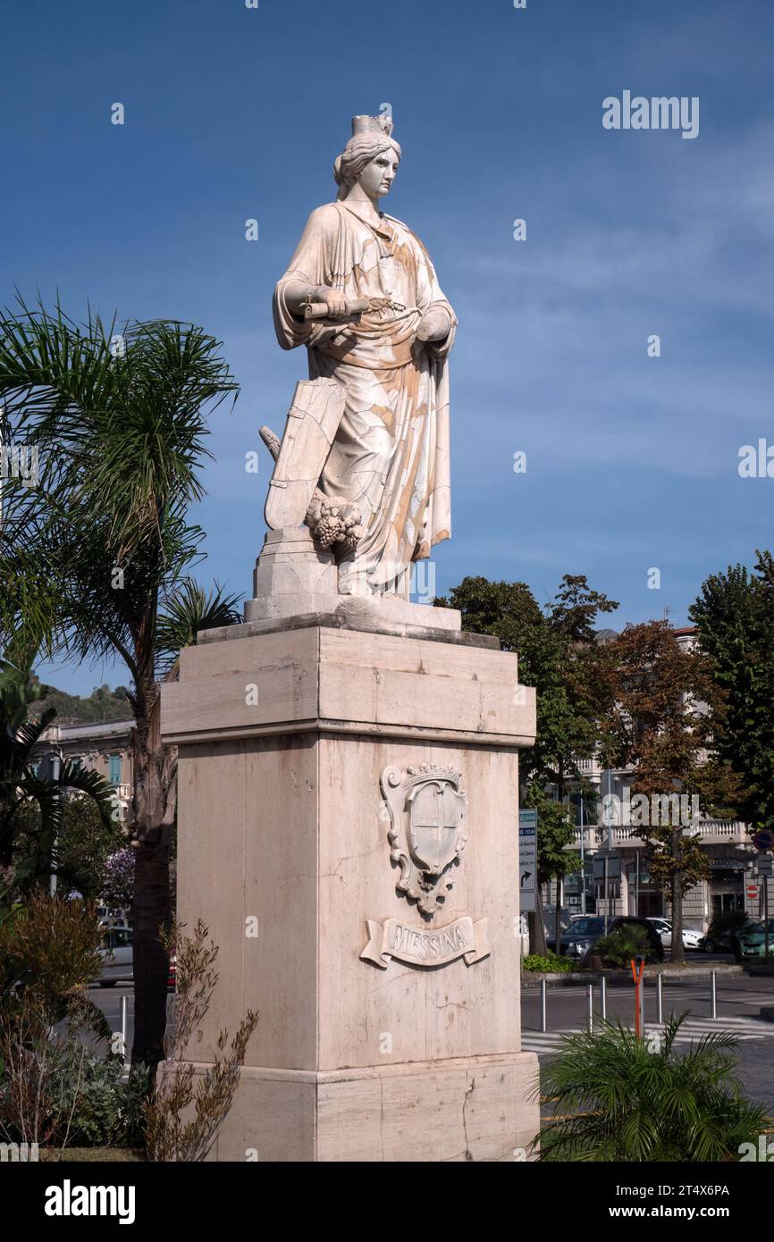 Statua europea hi-res stock photography and images - Alamy