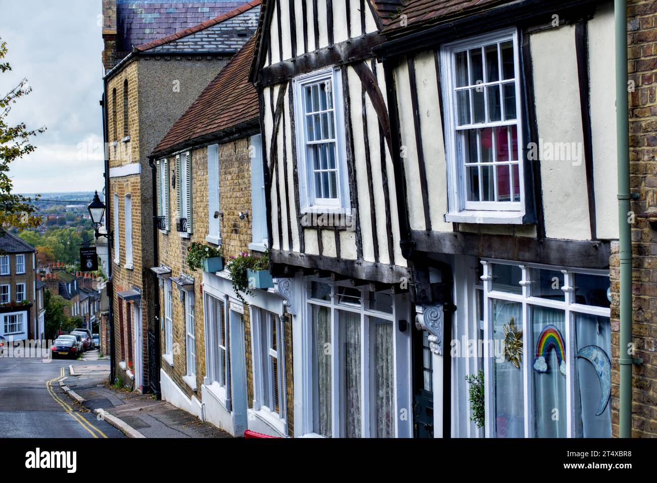 House street hill hi-res stock photography and images - Alamy