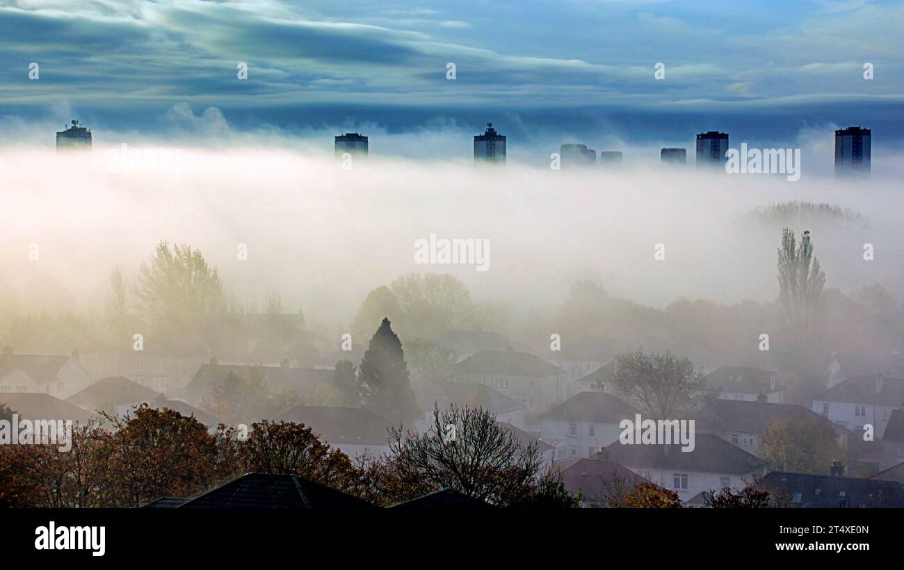 Glasgow, Scotland, UK. 2ndt November, 2023. UK Weather: Heavy rain saw ...