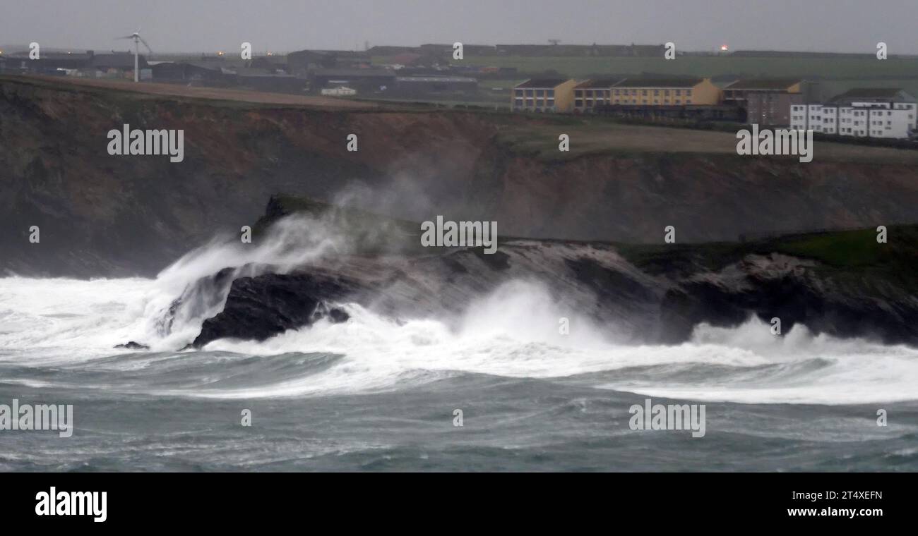 Ciaran Storm, 90 mph winds recorded at St Ives, Porth Island near ...