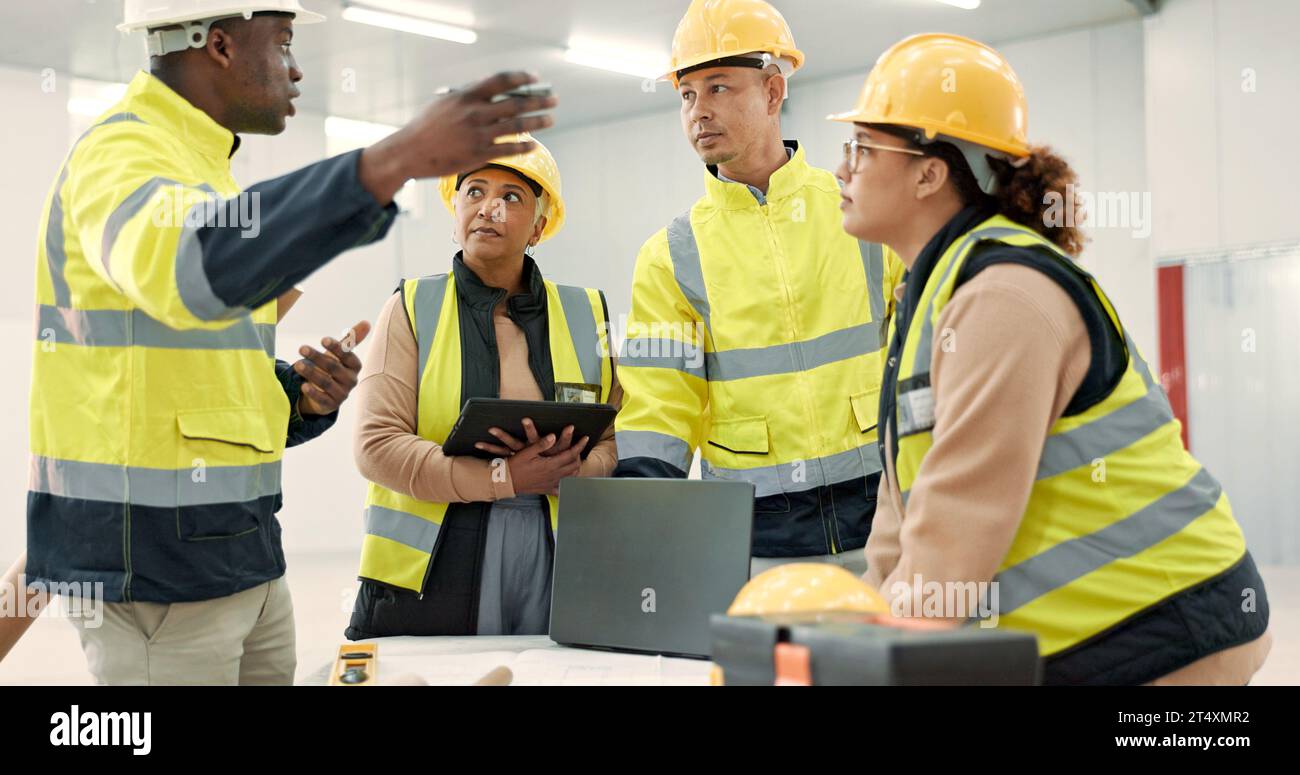 Engineering manager, teamwork and planning for warehouse development ...