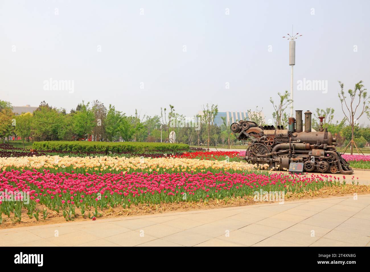 Train sculptures hi-res stock photography and images - Alamy