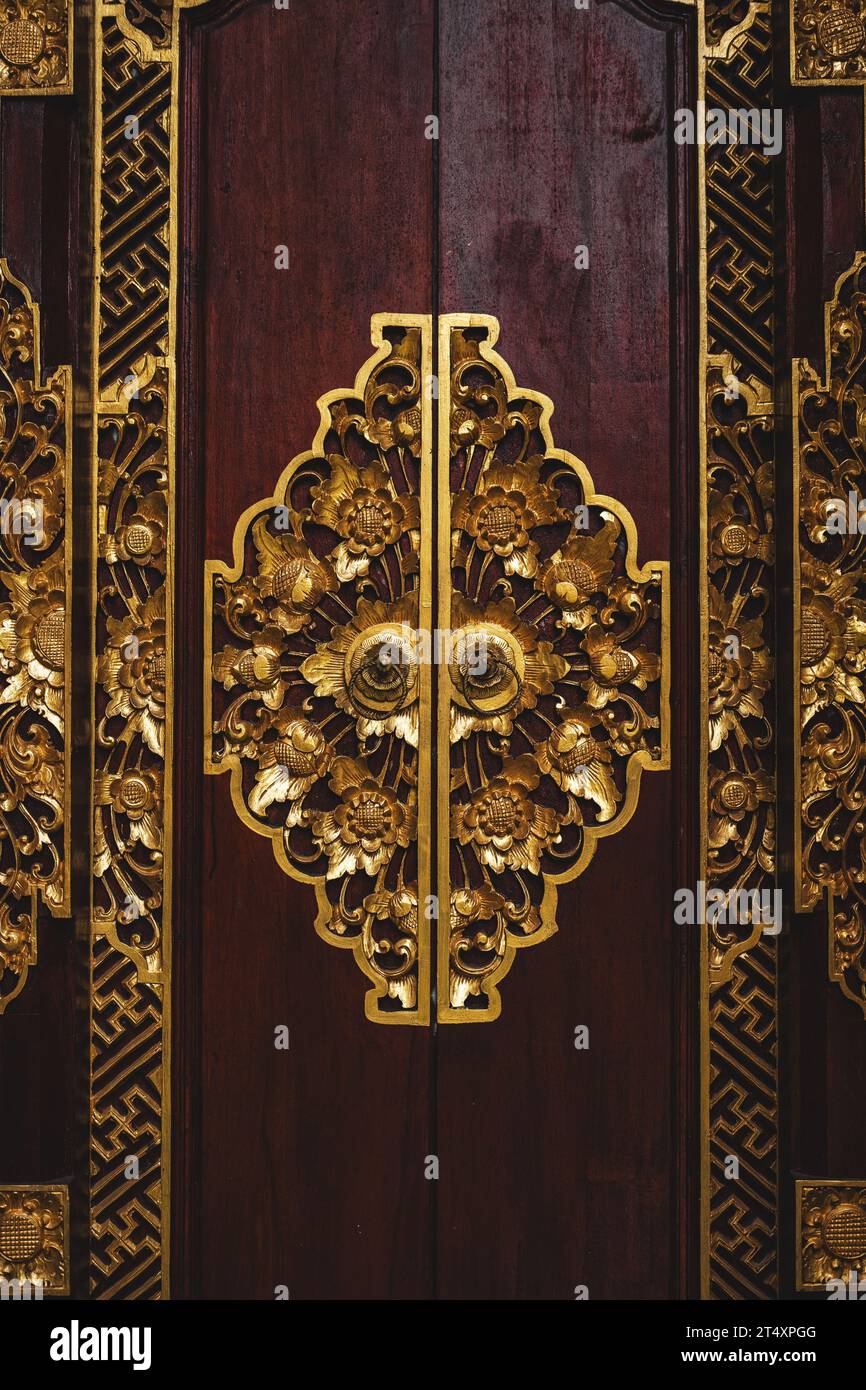 Featuring a wooden handle hi-res stock photography and images - Alamy