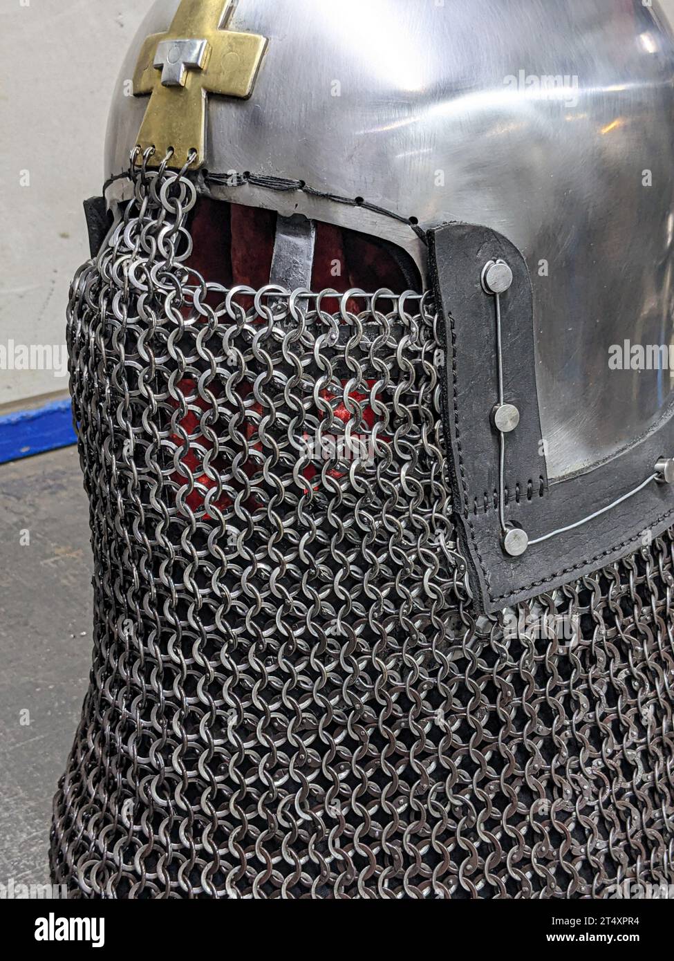 Chain mail armor hi-res stock photography and images - Alamy