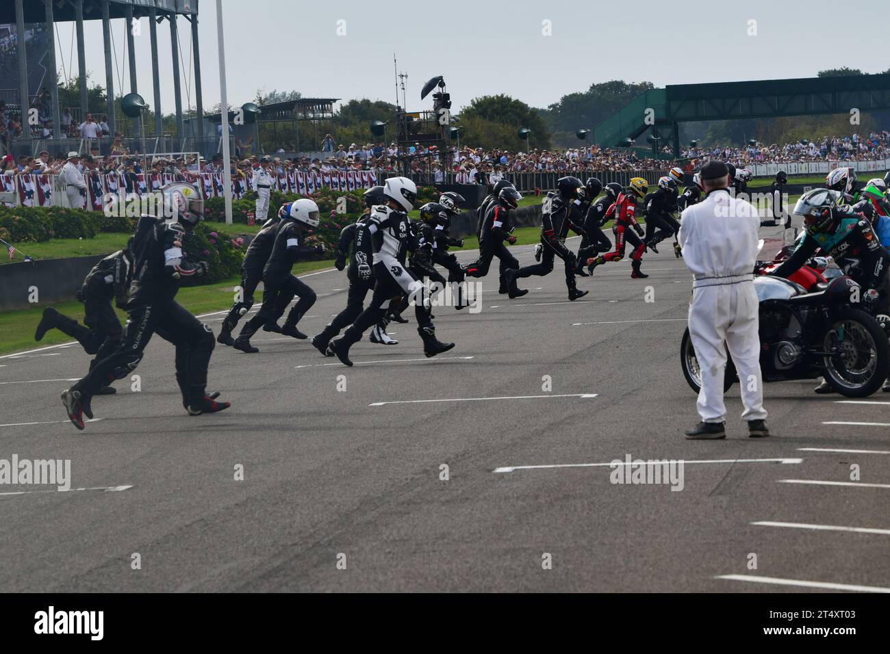 Le Mans-style start, Barry Sheene Memorial Trophy, two-riders per bike ...
