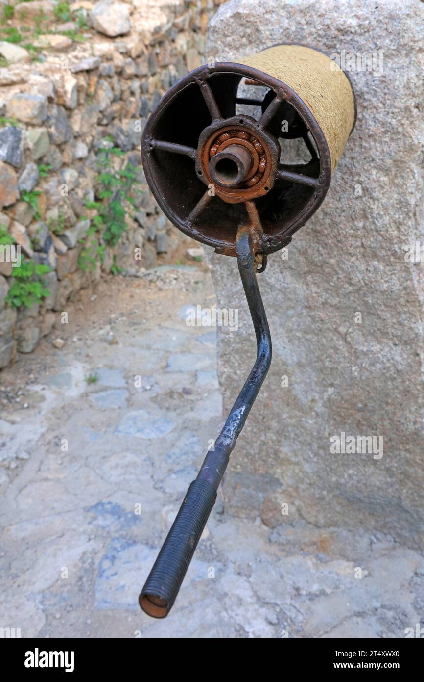Well windlass hi-res stock photography and images - Alamy