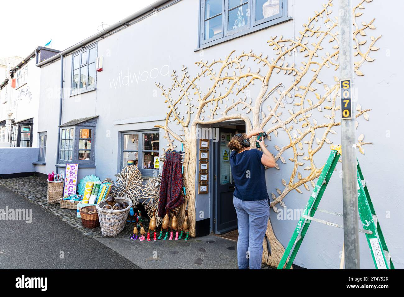 Woodworker, artist, wood artist, wood sculpture, wooden sculpture, tree ...