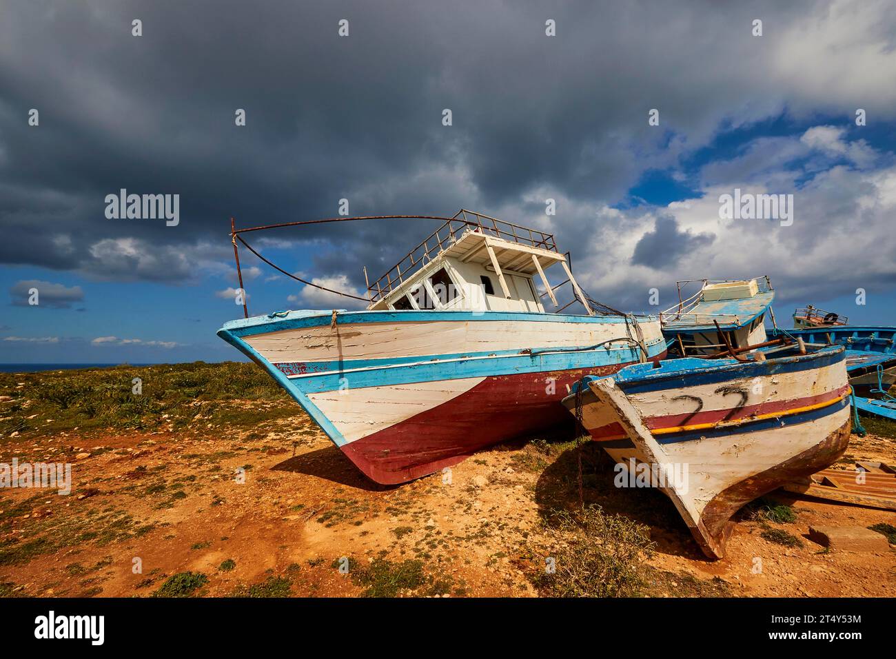 Super wide angle, two boats diagonally seen from the front, refugee ...