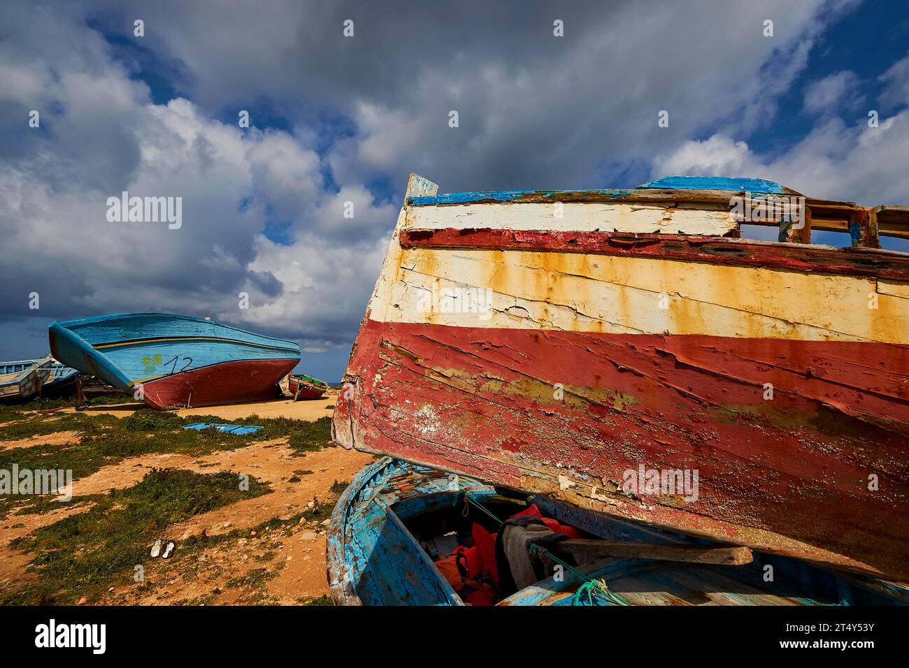 Barche lampedusa hi-res stock photography and images - Alamy