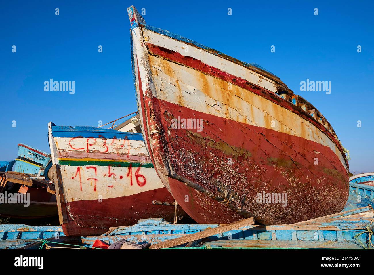 Oblique front view hi-res stock photography and images - Alamy