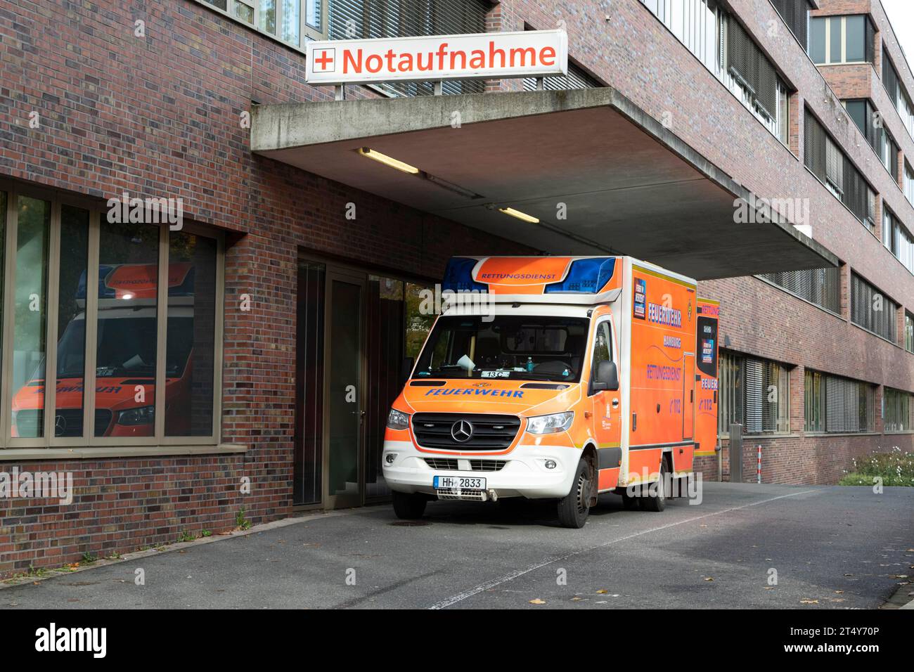 Symbolic image hospital, emergency call, emergency doctor, medical care ...