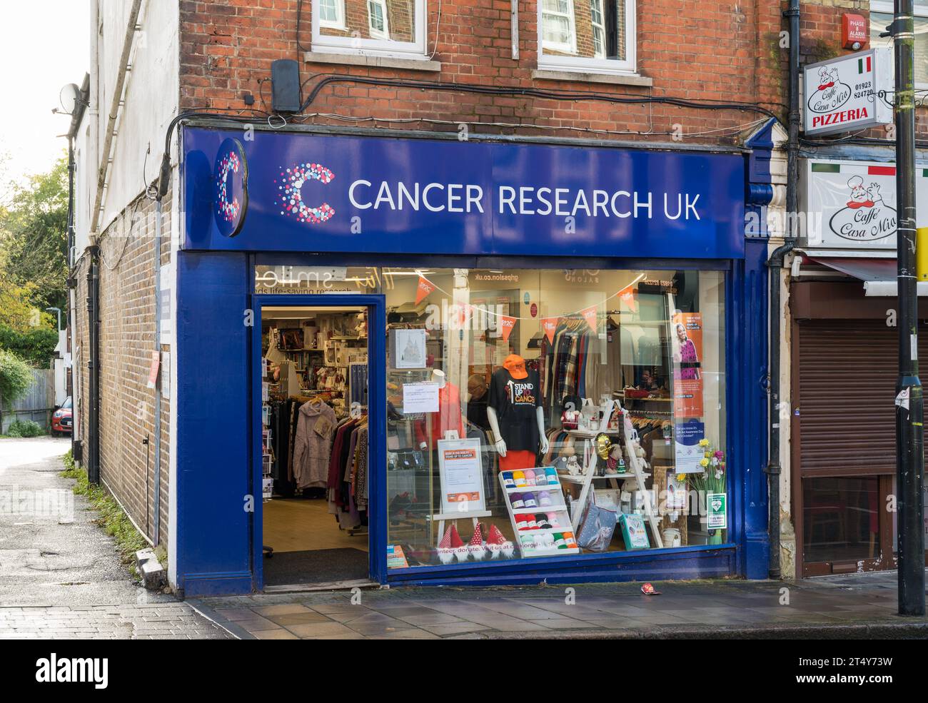Cancer research shop london hi-res stock photography and images - Alamy