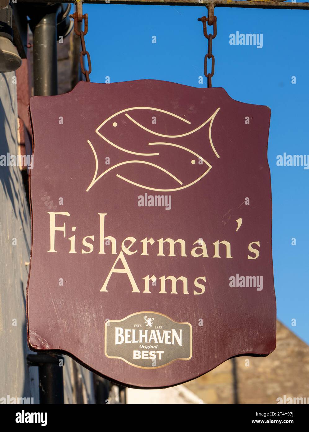Handing pub signs hi-res stock photography and images - Alamy