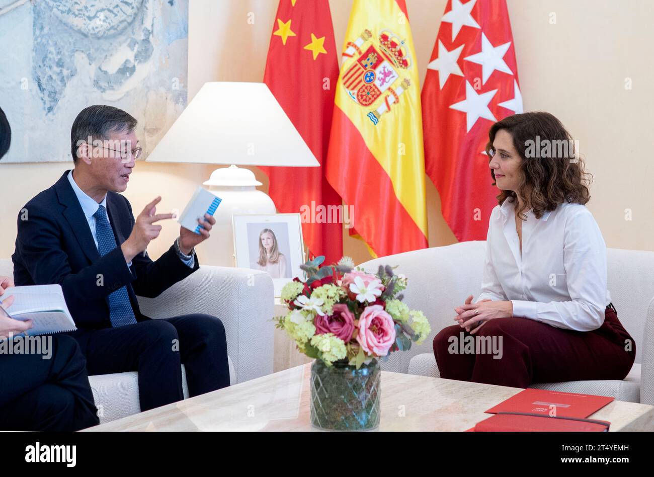 The president of the Community of Madrid, Isabel Díaz Ayuso, meets with ...