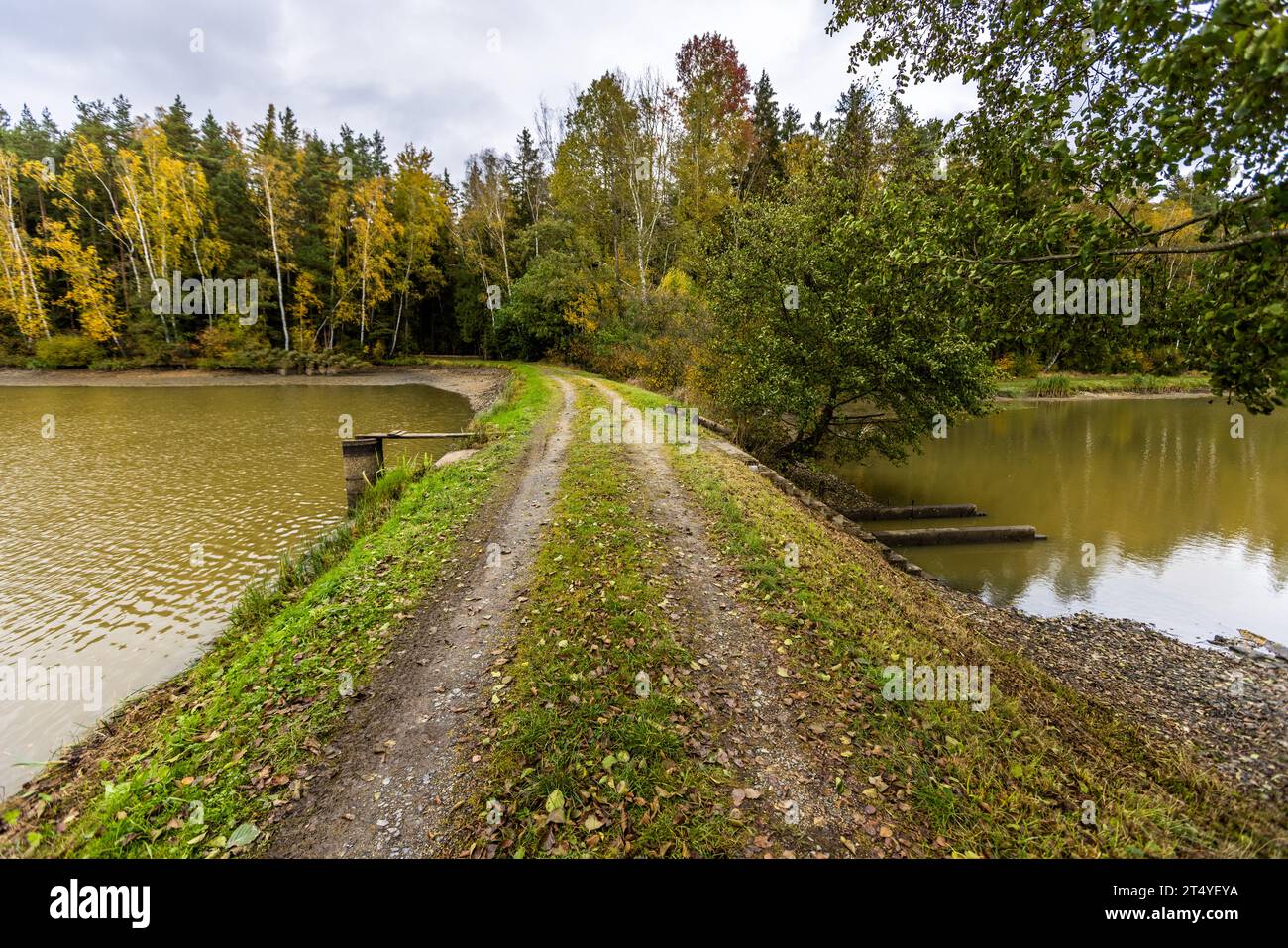 Chain of ponds hi-res stock photography and images - Alamy